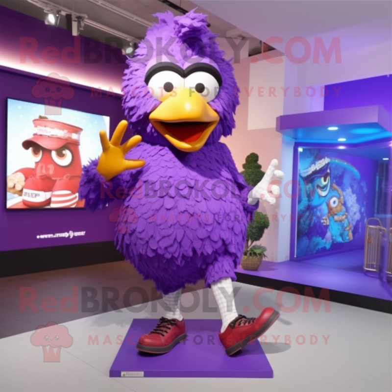 Personaje de traje de mascota de pollo frito morado vestido con calzas ...