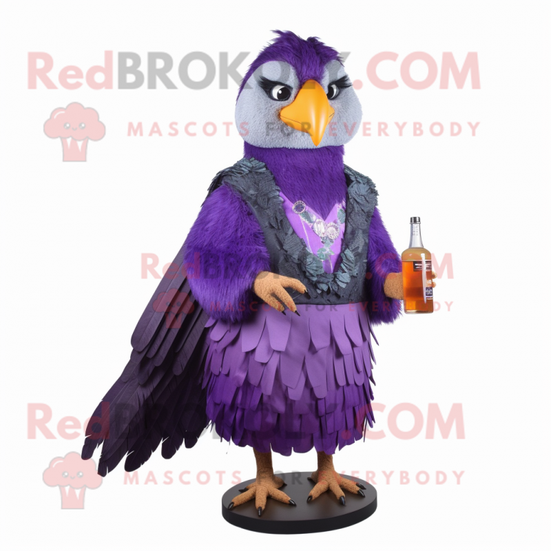 Personnage de costume de mascotte Purple Hawk habillé d'une robe de ...