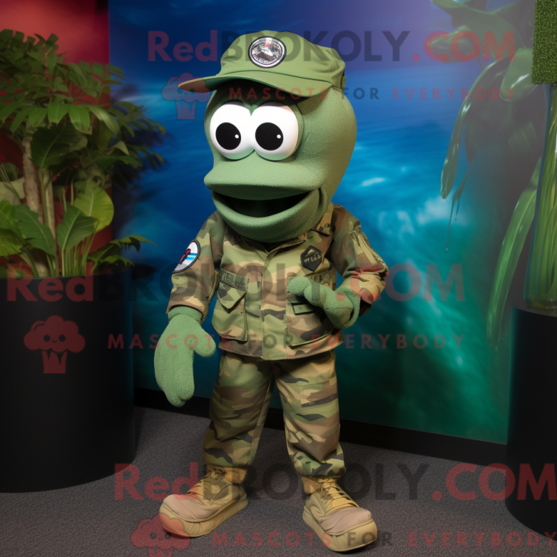 Personnage de costume de mascotte Green Marine Recon habillé avec un ...