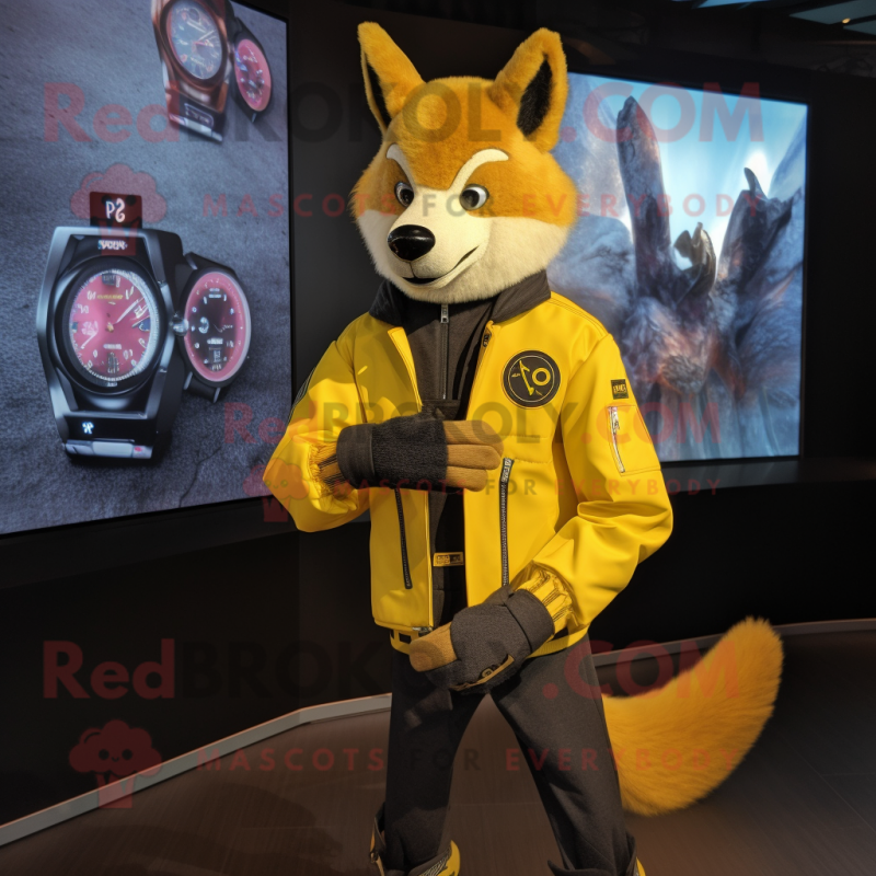 Personnage de costume de mascotte Yellow Dingo habillé d'une veste en ...